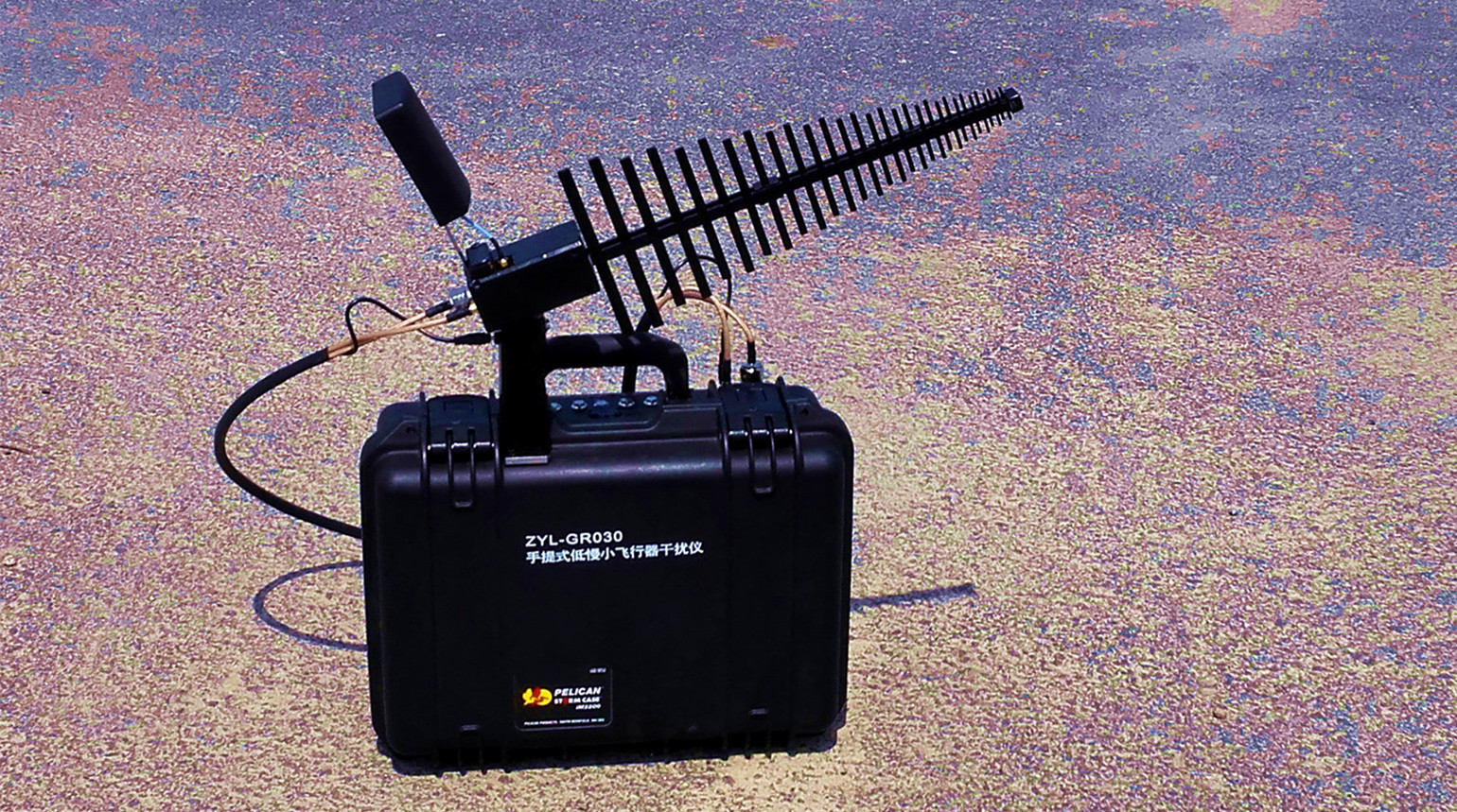 Multiple Working Bands Waterproof Directional Drone Jammer 41X32X17cm